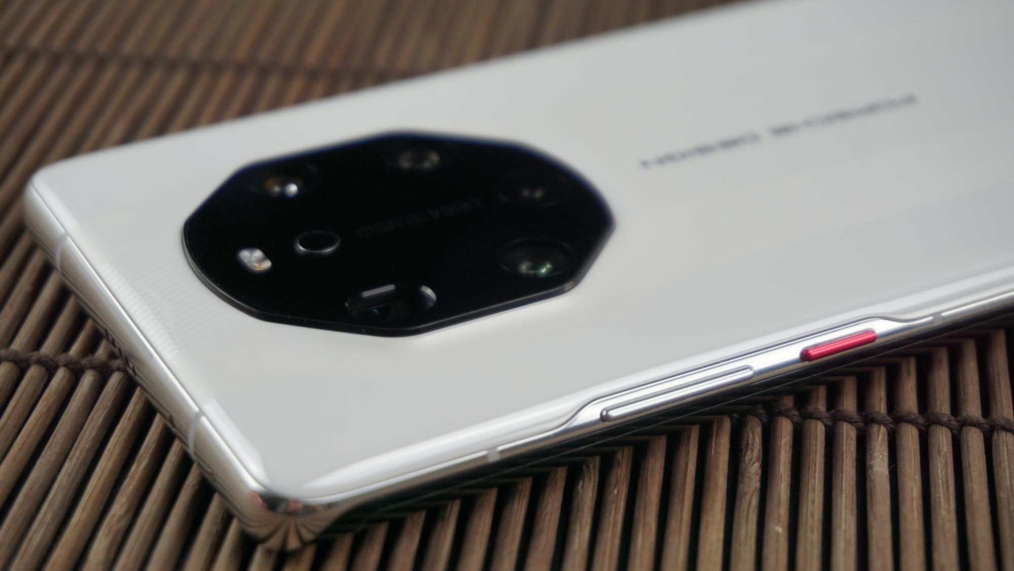 Huawei Mate 40 RS (12+256GB) Huawei Mate 40 RS (12+256GB)